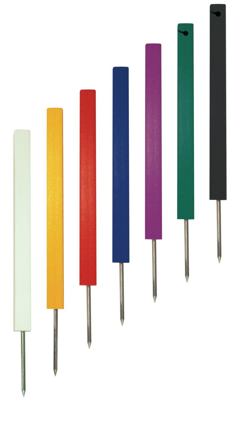 Yardage markers hazard stakes green line